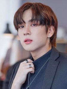 Pon Thanapon Aiemkumchai - Seriebox